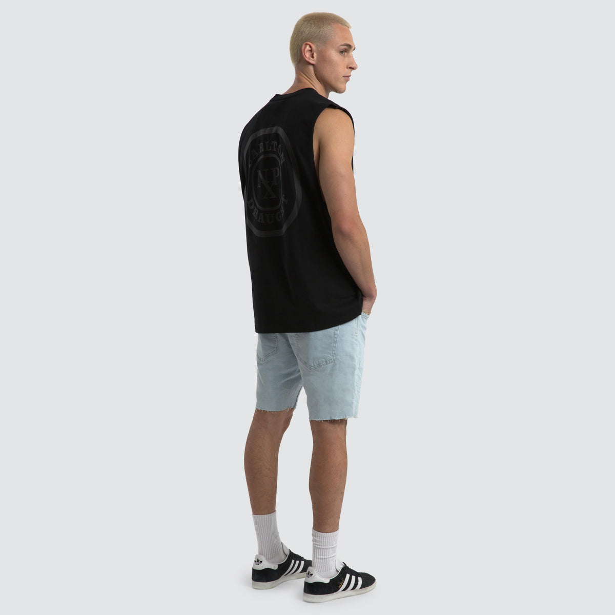 Carlton Draught Drummond Relaxed Fit Muscle in Jet Black | NXP