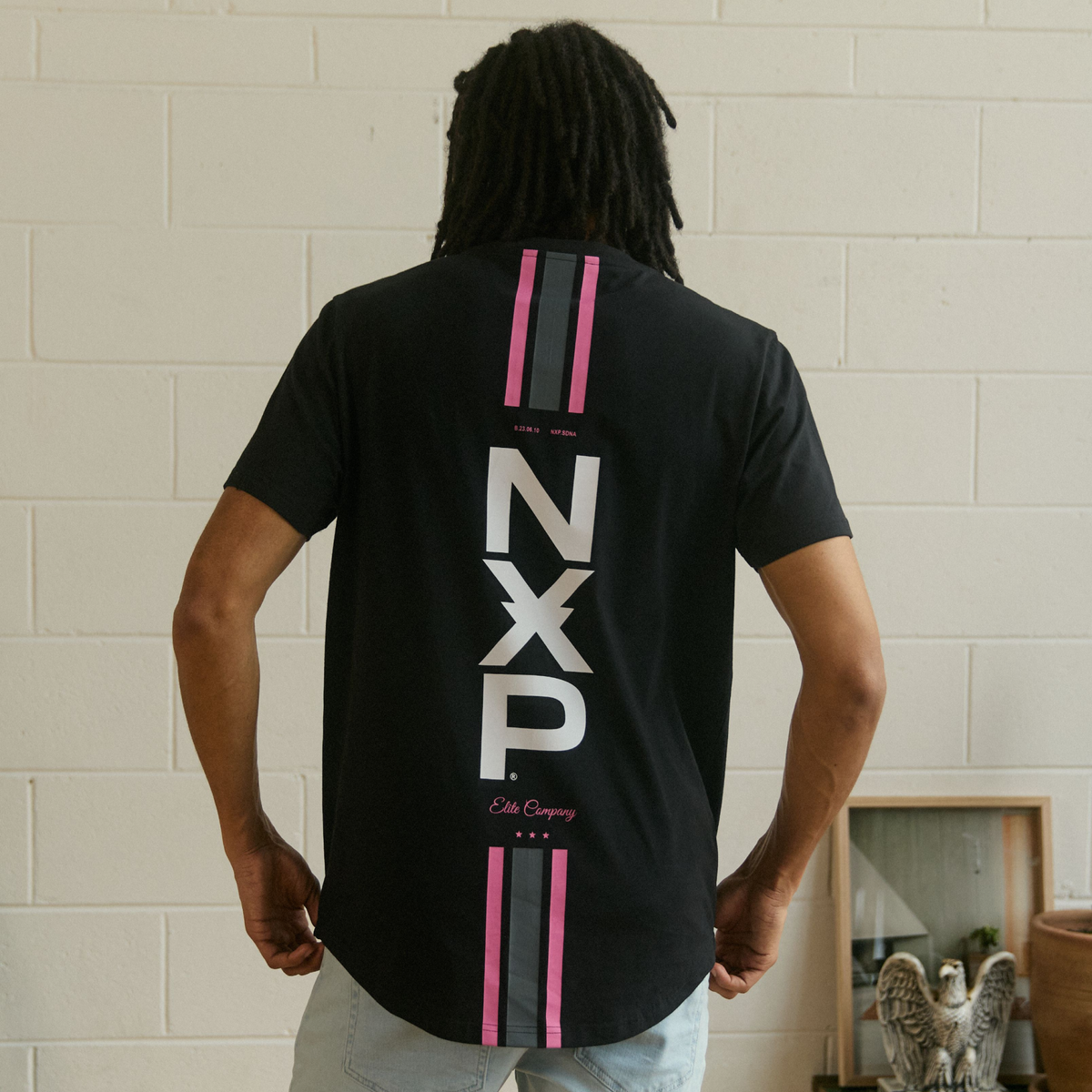 Line Dual Curved Tee in Jet Black | NXP